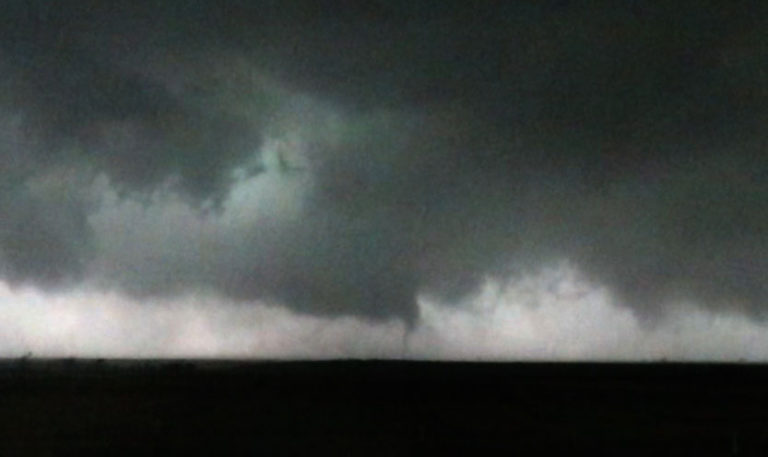 Day 3: Tornadoes, lightning and flooding in Texas - https://www.stormchasingusa.com