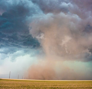 Day 13: Gustnado outside Hays, KS - https://www.stormchasingusa.com