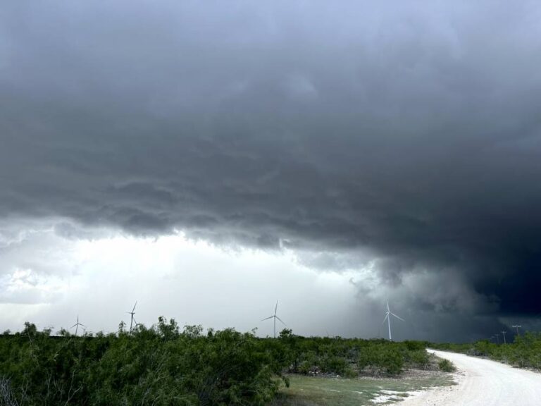 Day 3: Messy supercells in Texas - https://www.stormchasingusa.com